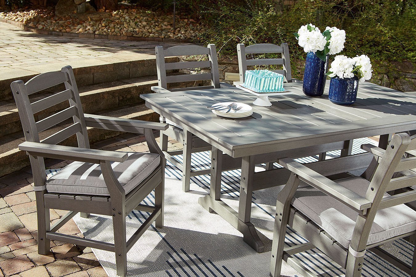 Visola Outdoor Dining Set Signature Design | Furniture Cart